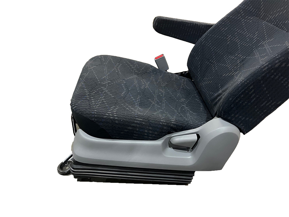 7120037E61B0 Seat,Driver Hino